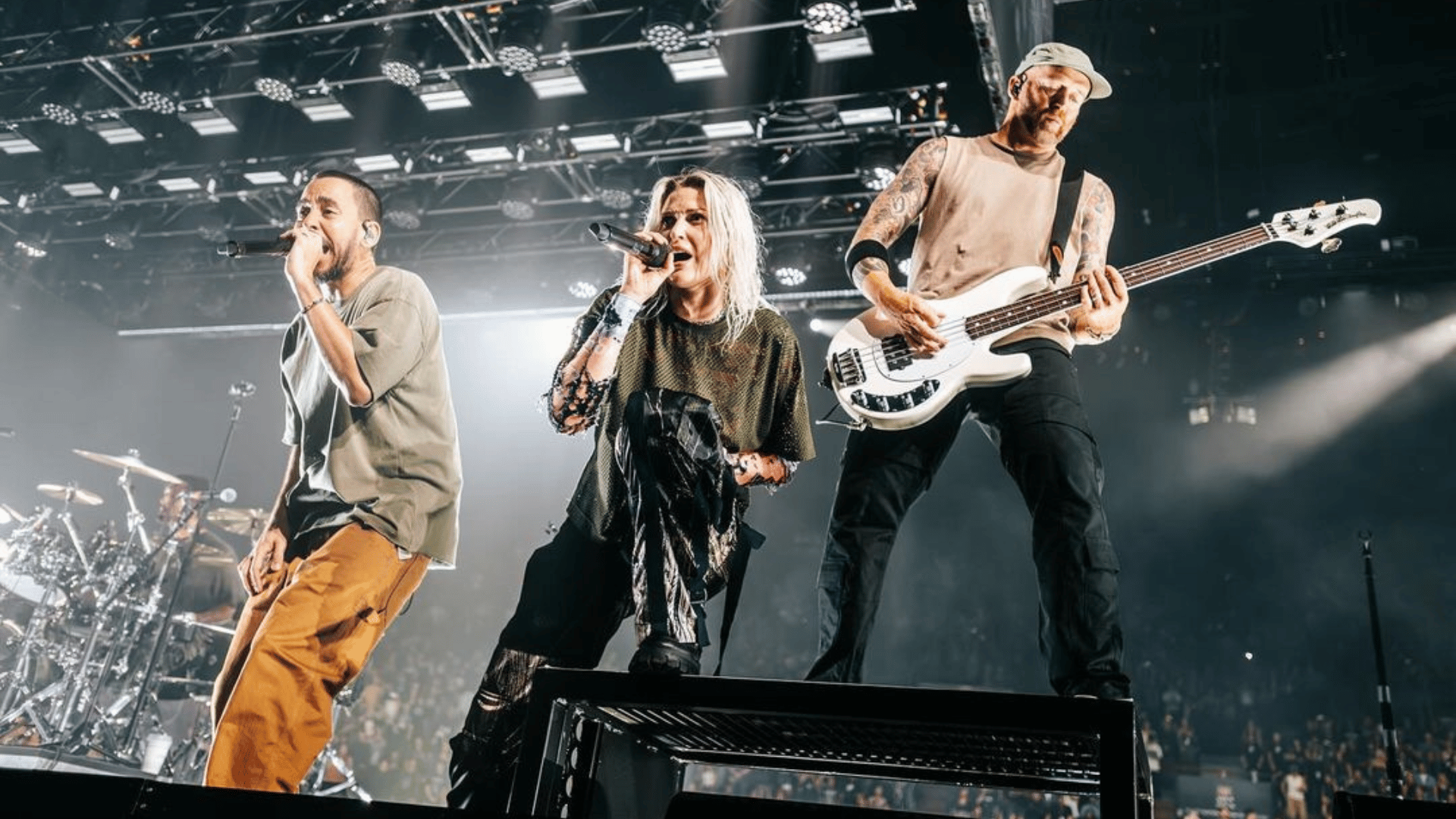 Linkin Park anuncia shows e volta aos palcos com nova vocalista no ...