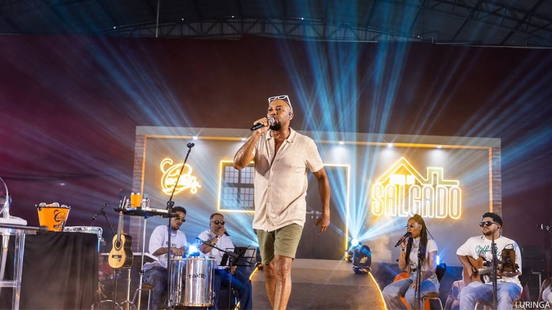 Bloco Casa Comigo tem pagode e axé dos anos 90 a SP com Salgadinho e ...