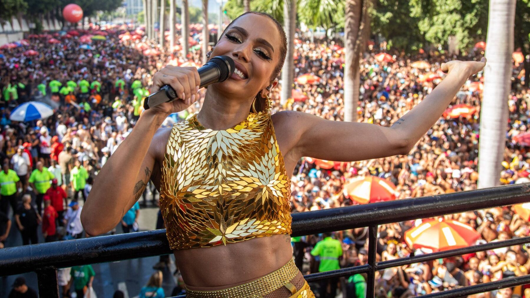 Anitta homenageia Rebeca Andrade e fecha Carnaval com mais de 1 milhão ...