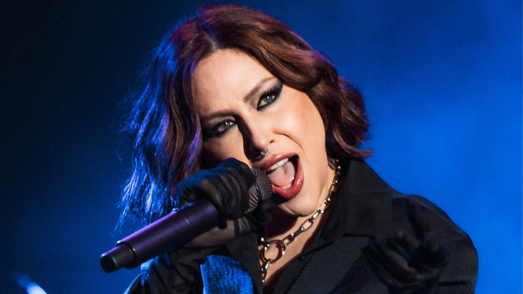 Pitty celebra início da carreira e emociona com coral no The Town