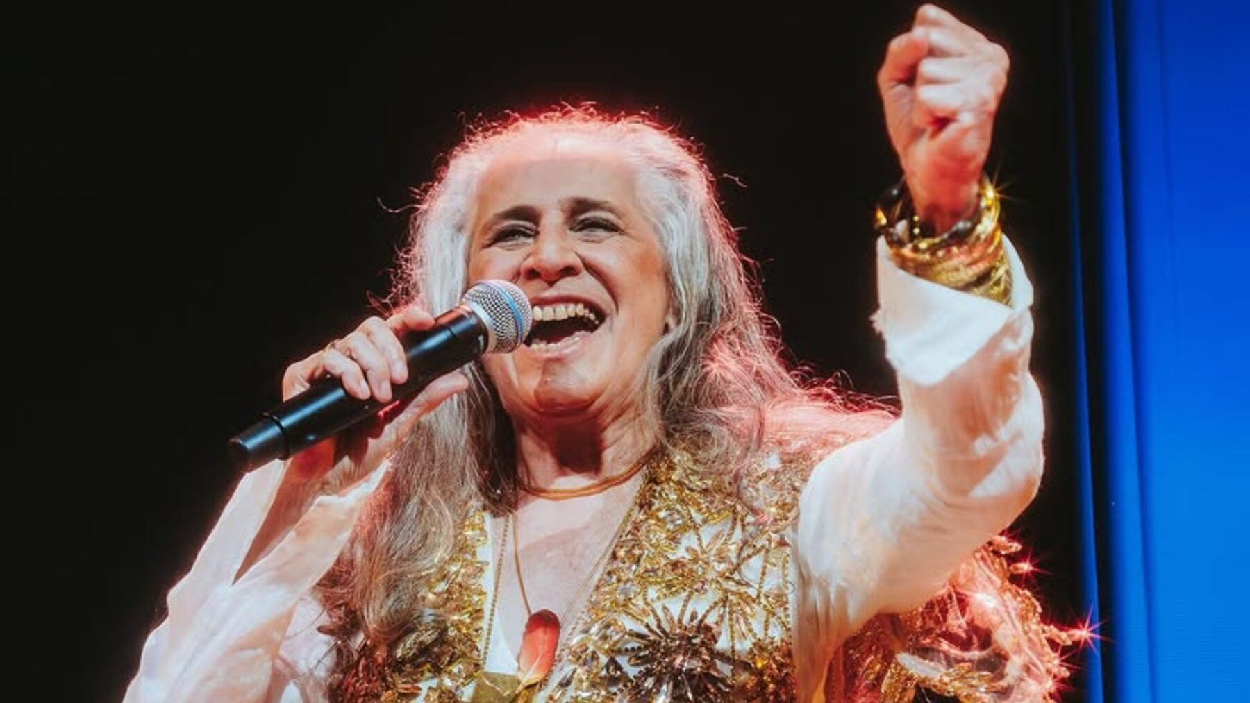 Maria Bethânia lança samba antes de gravar shows no Rio